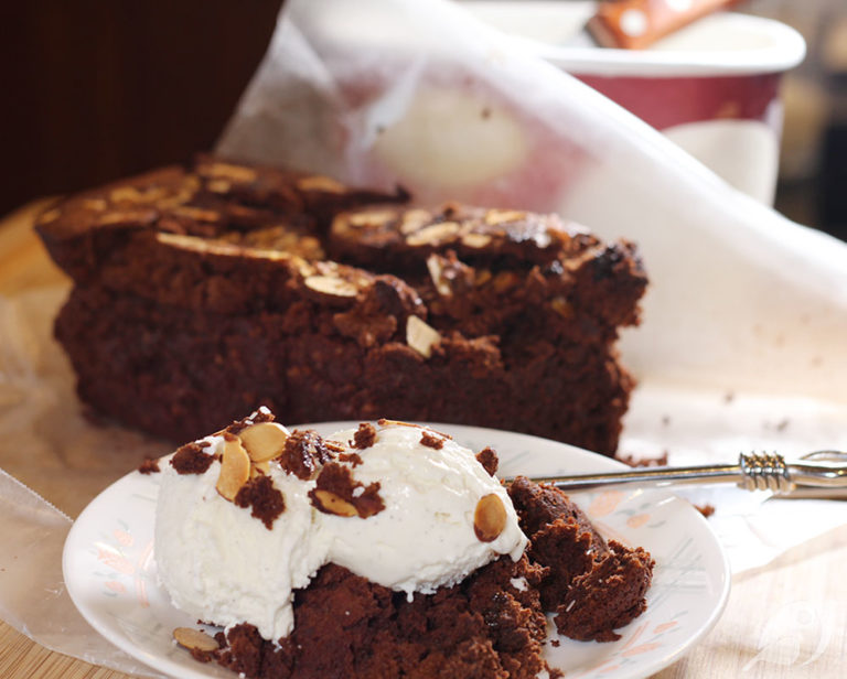 Flourless Chocolate Tea Cake - GfreeDeliciously.com