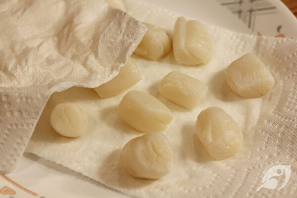 Best Sea Scallop Recipe Ever! Winter Scallop Salad - gfreedeliciously.com